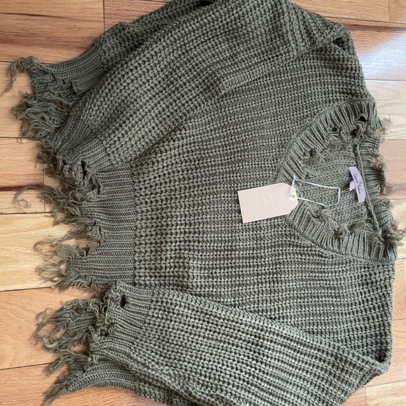 Love Tree | Sweaters | Nwt Super Cute Olive Green Distressed Sweater ...